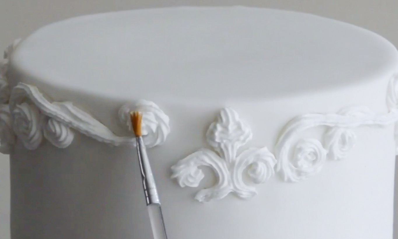 Royal Icing : How to pipe and paint a scroll design on cake tutorial ...